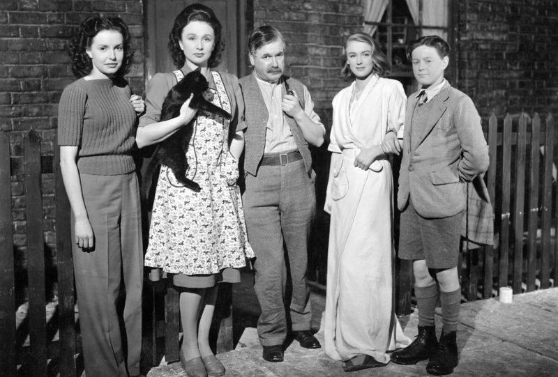 Caftan Woman: FAVOURITE MOVIES: It Always Rains on Sunday, 1947