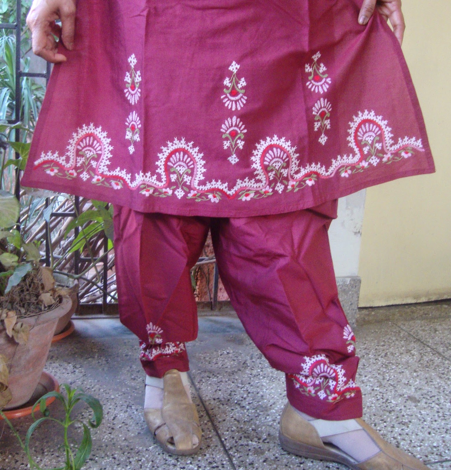 Knitting,Crochet and Embroidery: Sindhi kadai on Maroon Silk salwar suit