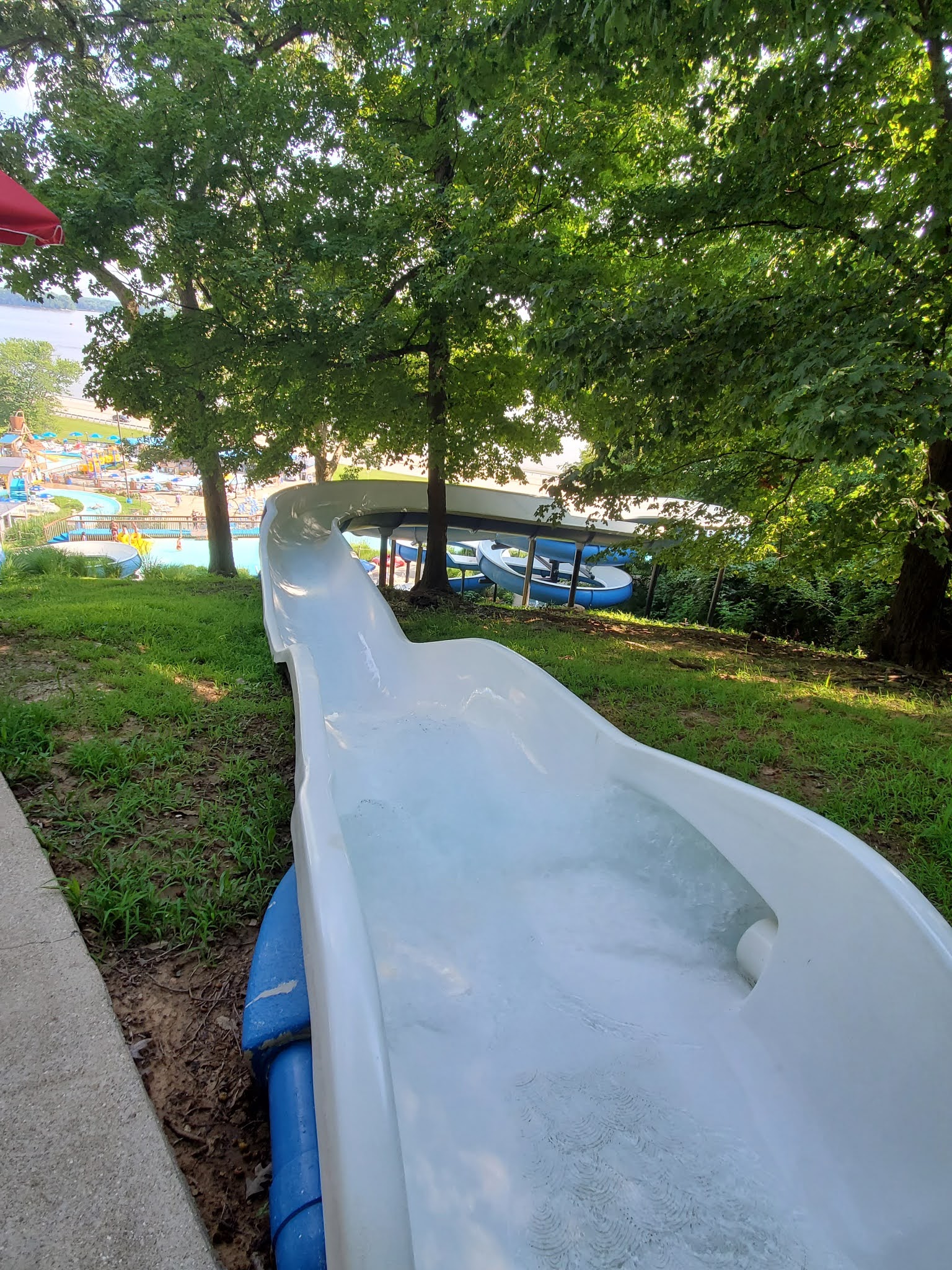 Play St. Louis: Raging Rivers Waterpark, Grafton