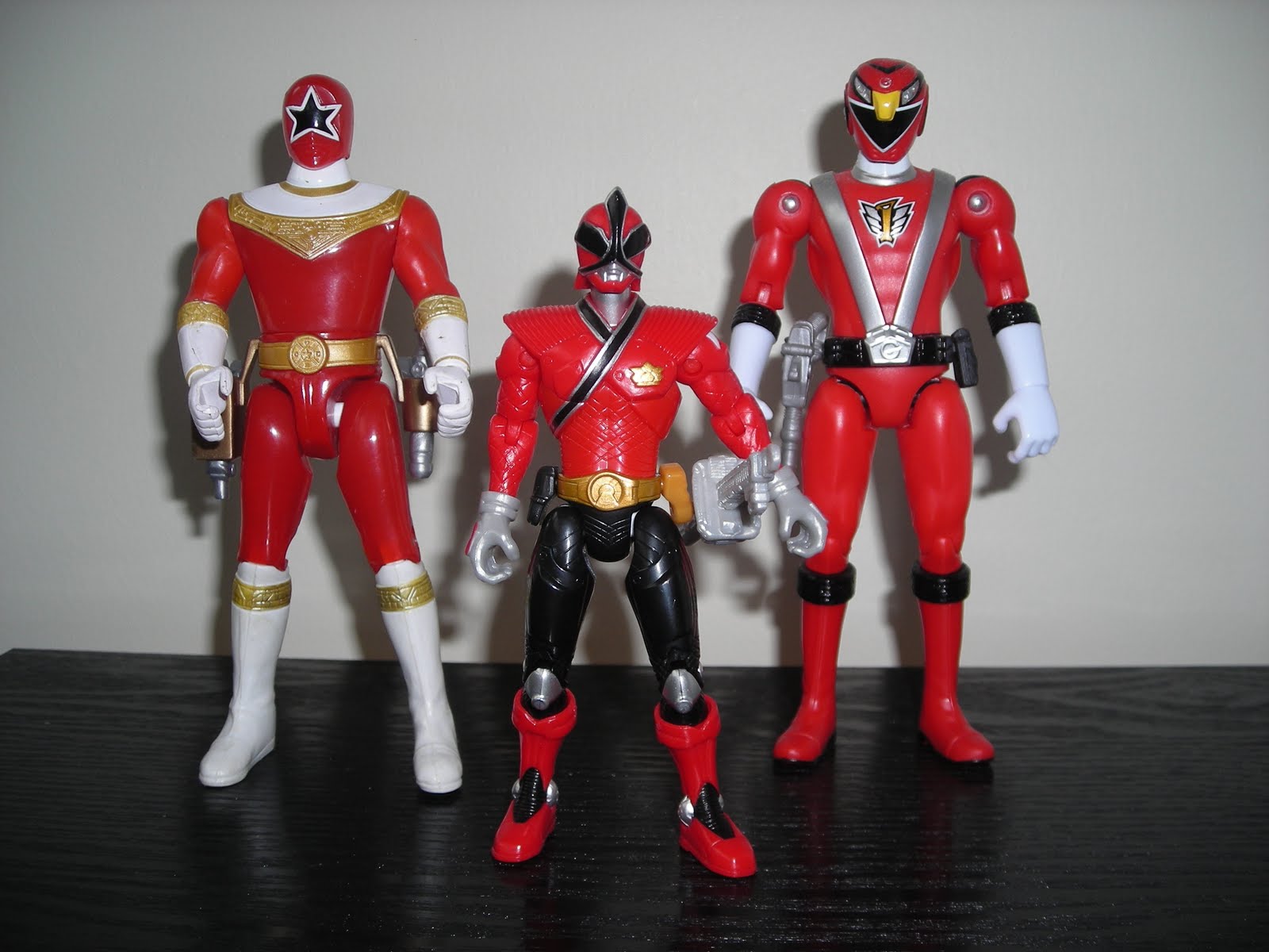 My Shiny Toy Robots: Toybox REVIEW: Power Rangers Samurai Mega Red Ranger
