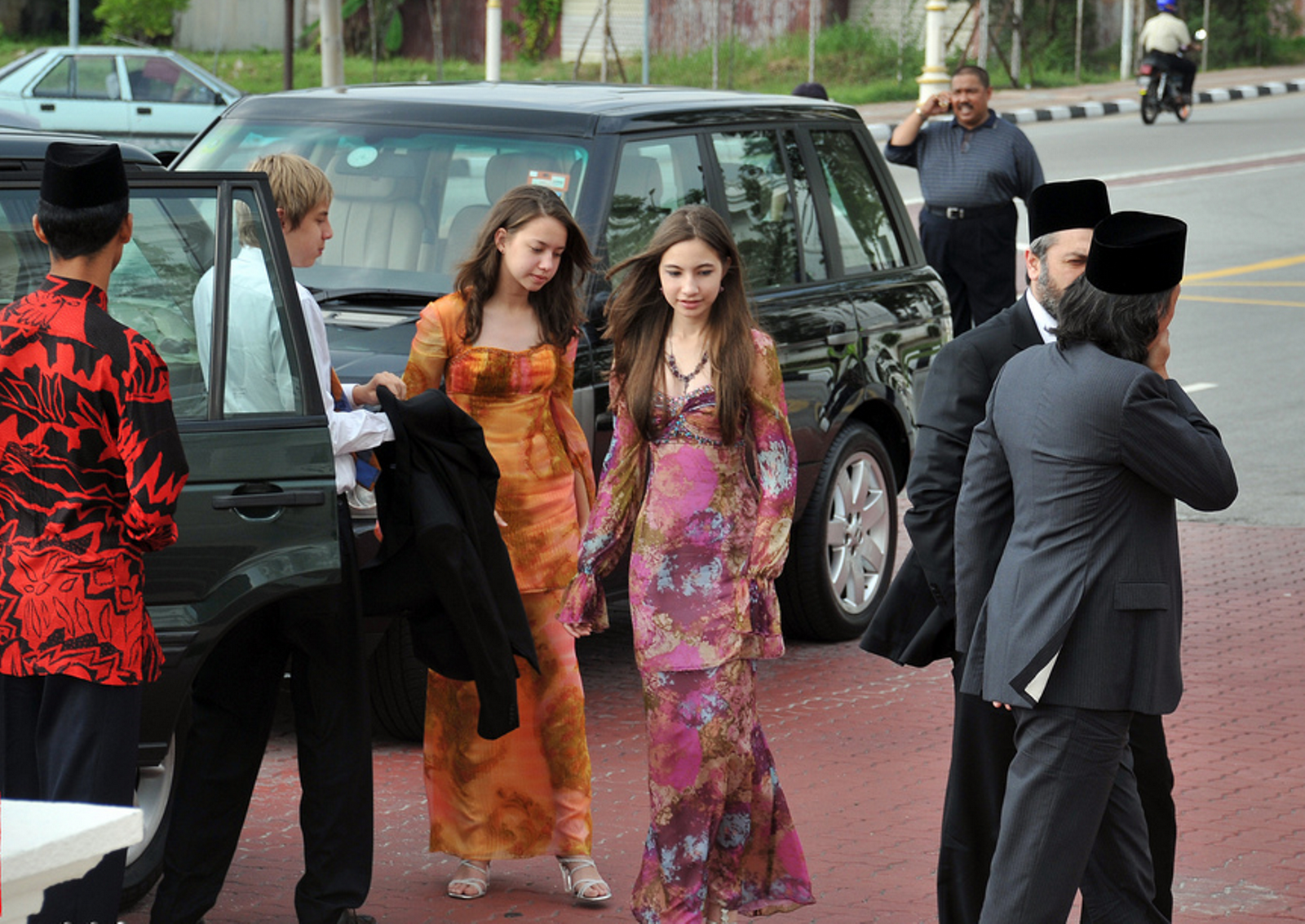 MUIZ AZRAEI: RAJA ASHMAN SHAH MANGKAT