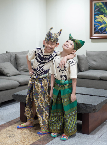 TOPAZ HORIZON: Check out the Buwan ng Wika Visayan costumes of my boys