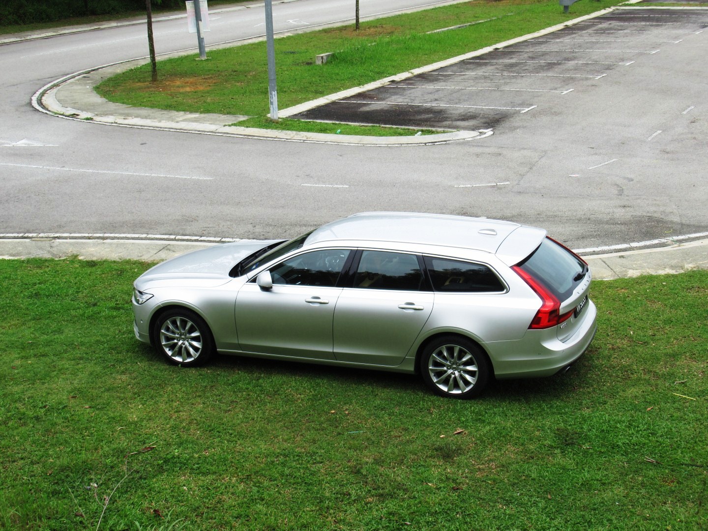 Motoring-Malaysia: VIDEO: 2017 VOLVO V90 T5 WAGON TEST DRIVE - We Try ...