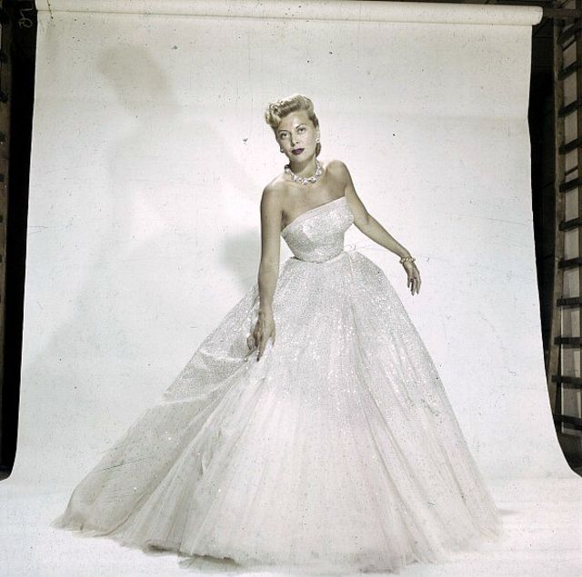 Stunning Fashion Photography by Walter Carone in the Early 1950s ...