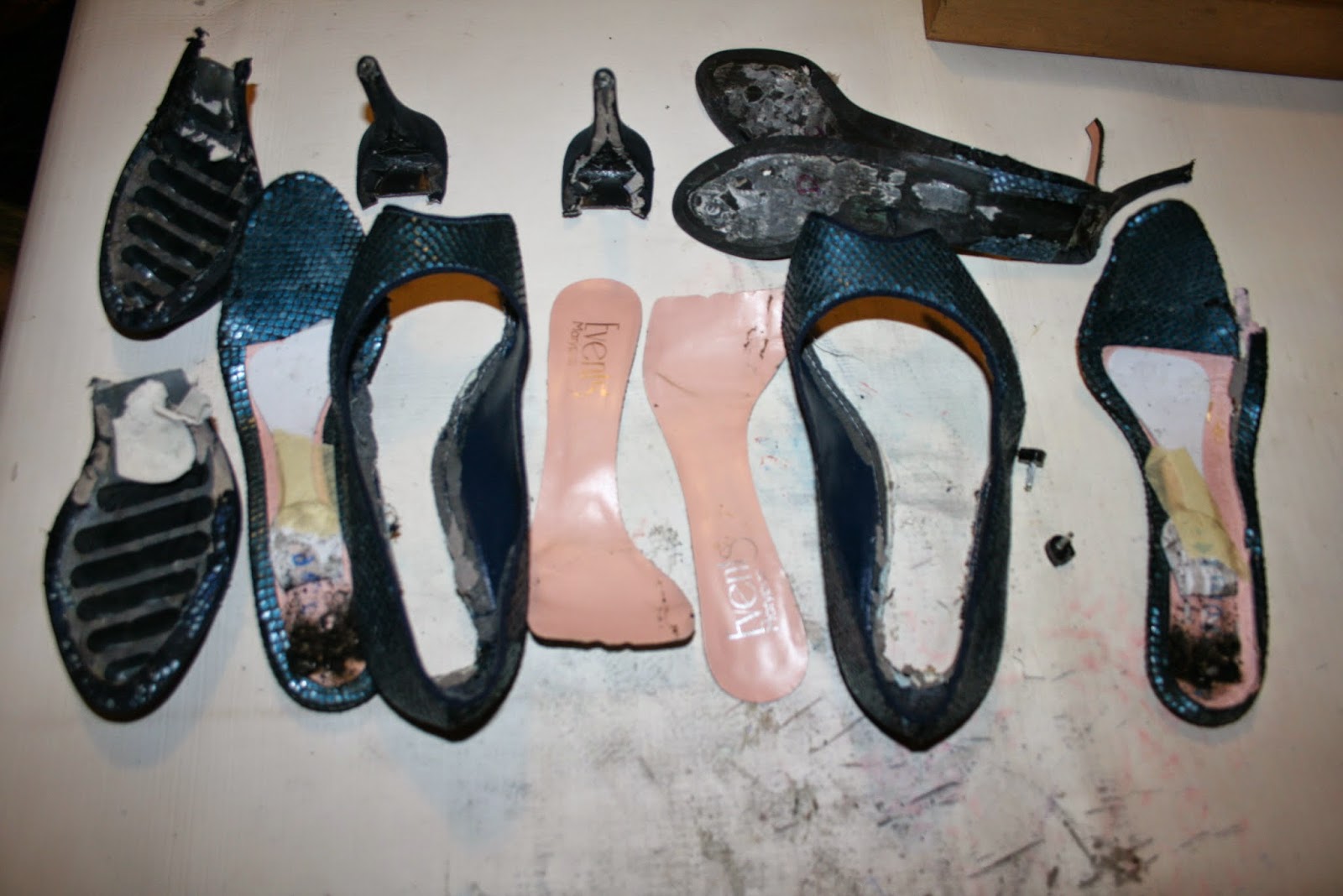 SE FORRAN ZAPATOS: ZAPATOS MUY ELEGANTES