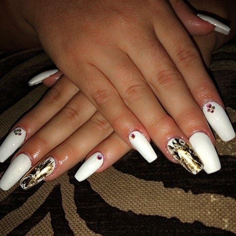 30+ Beautiful white Fall Nails Art Design for Career Women