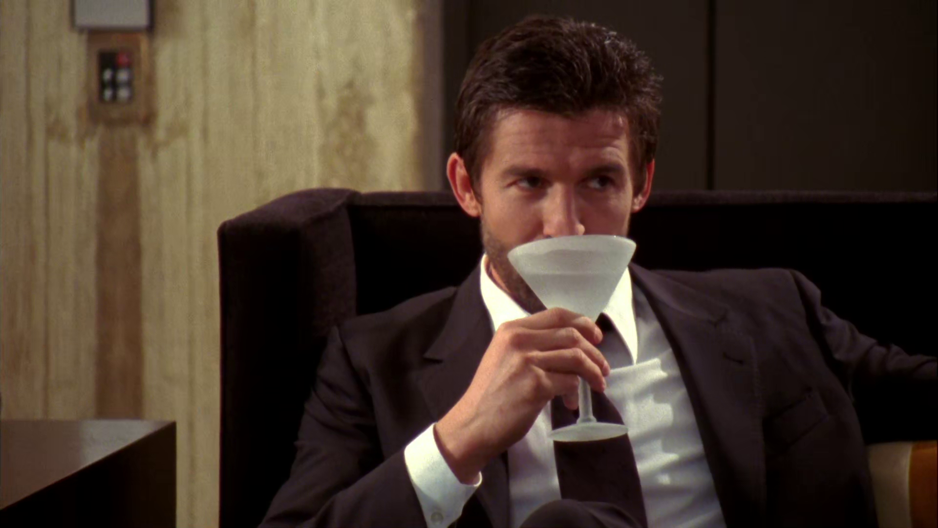 ausCAPS: Jonathan Cake shirtless in Chuck 2-15 "Chuck Versus the Beefcake"