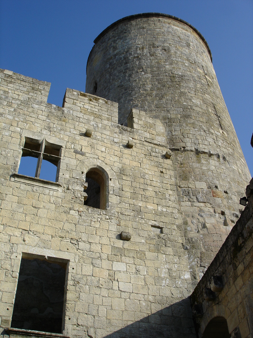 Le château de Rauzan ~ Ville de Rauzan Entre-Deux-Mers