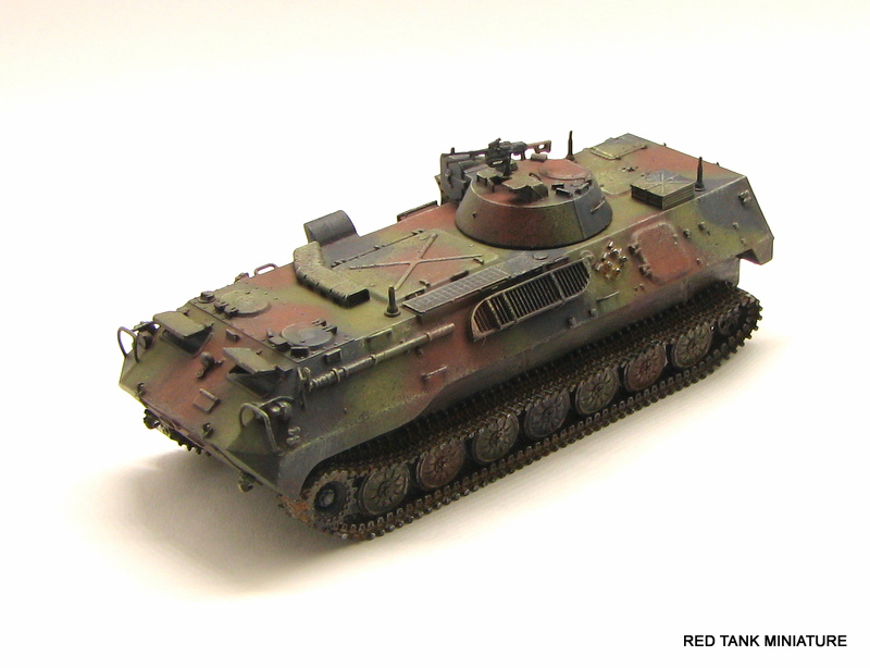 Gulumik Military Models: 1V15 1/72 RED TANK MINIATURE
