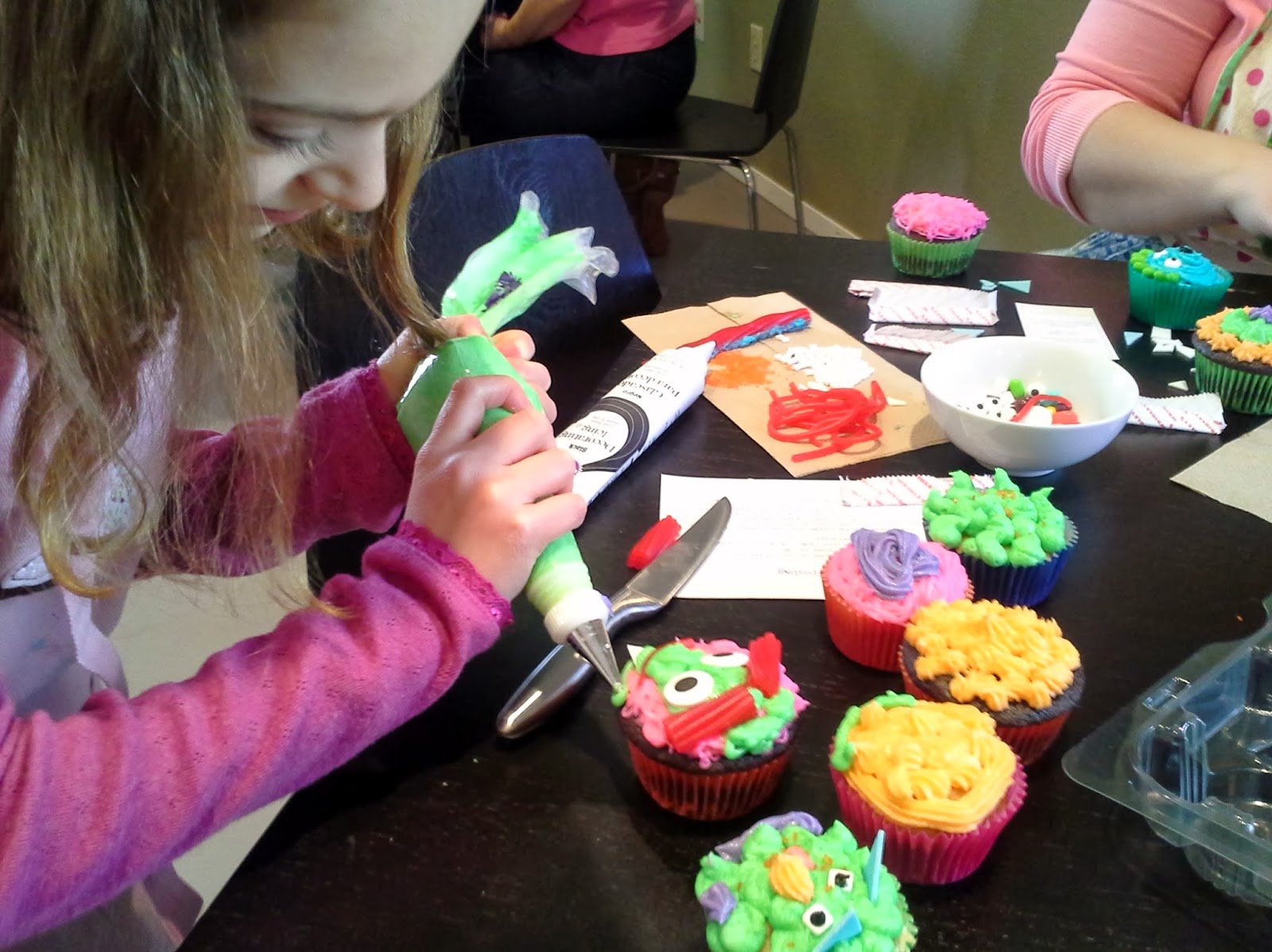 Libby's Cupcakes Etc: Silly Monsters Cupcake Decorating Class