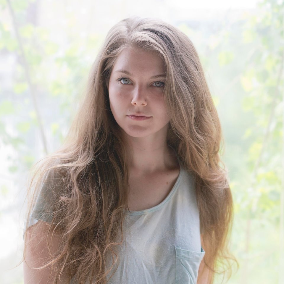 WikiBellas: Haley Friesen • Bio, Info, Fotos y más