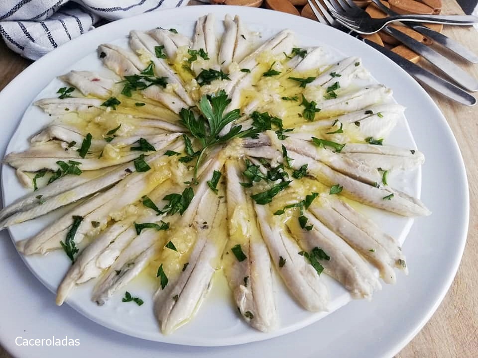 Como hacer boquerones en vinagre caseros | Caceroladas