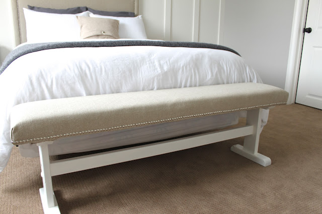 Amy's Casablanca: Guest Room Bench