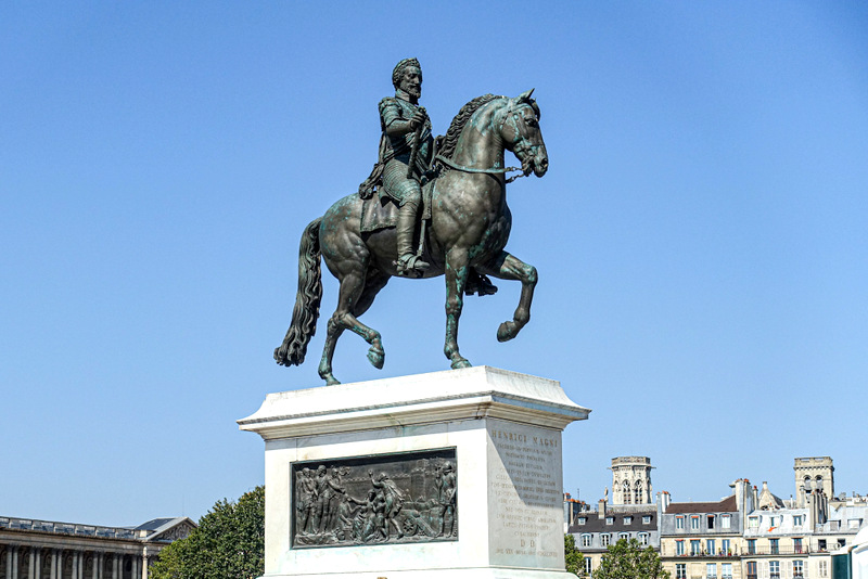 Paris : Statue équestre d'Henri IV sur le Pont Neuf, les secrets d'un ...