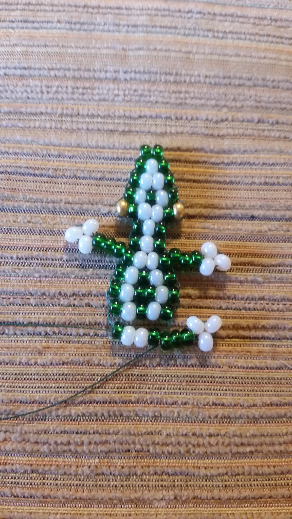 Cutoff Crafts: DIY: How To Make A Beaded Lizard (With Pictures)