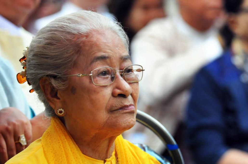 Hla Oo's Blog: King Thibaw: Bring Home The Last King Of Burma