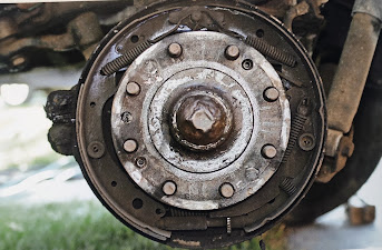 Drum Brakes (1902) | Renault uses friction to slow down cars