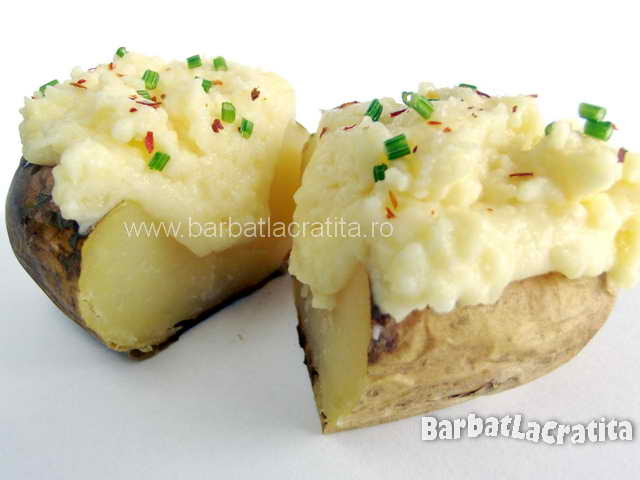 Cartofi copți cu smântână | Rețete BărbatLaCratiță