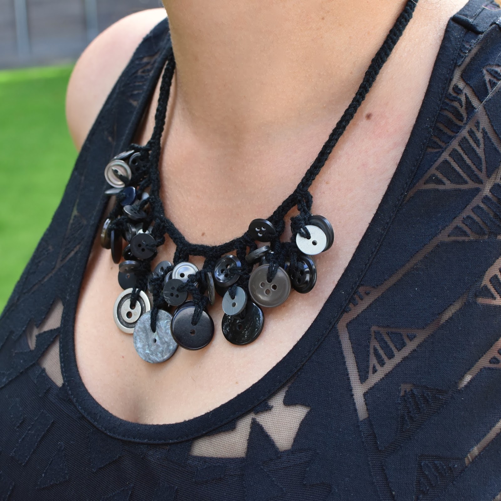 Just be happy!: Crochet + Button Necklace {Free Pattern}