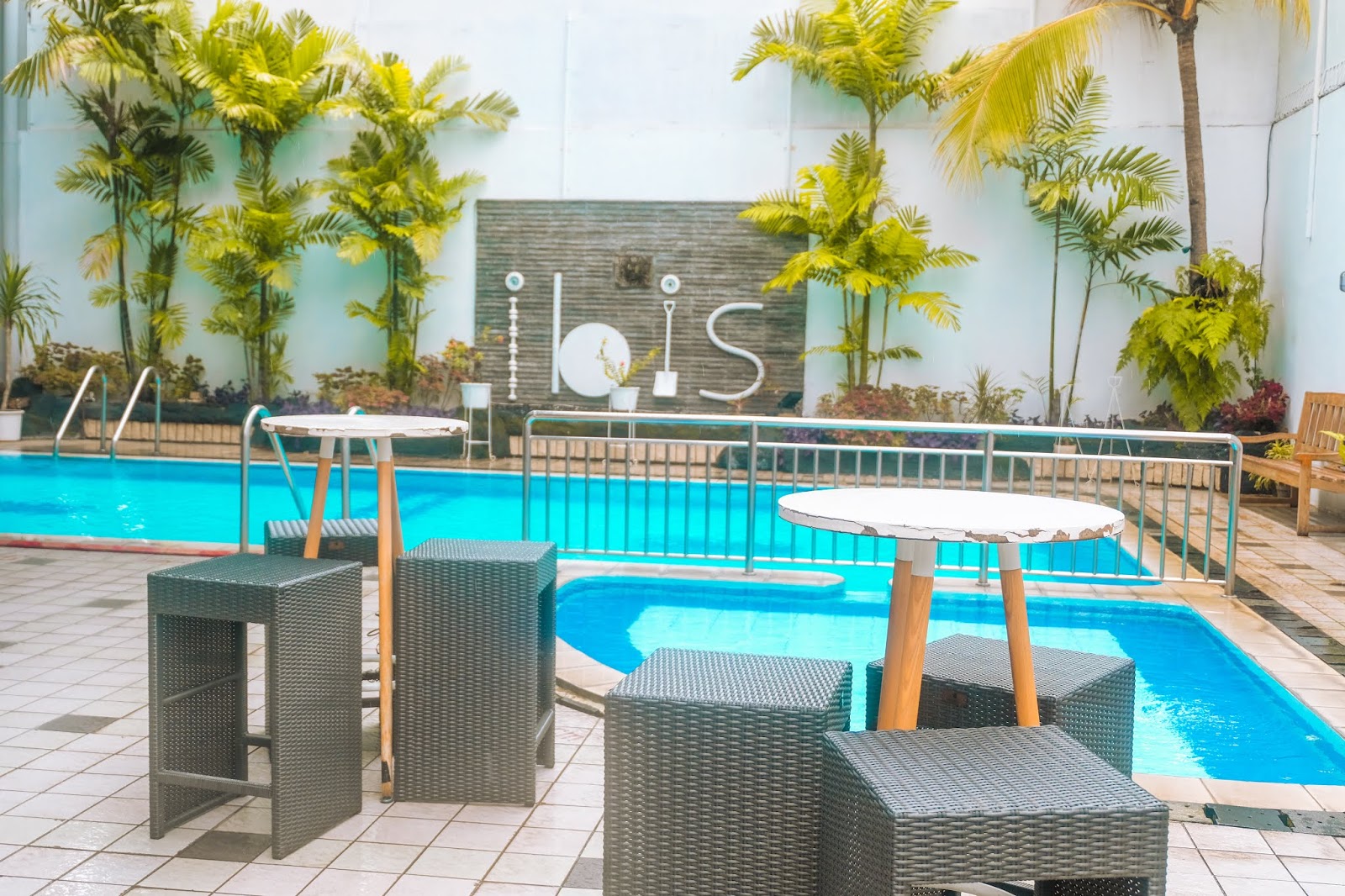 Makin Canggih, Kini di Ibis Jakarta Tamarin Bisa Pesan In Room Dining ...