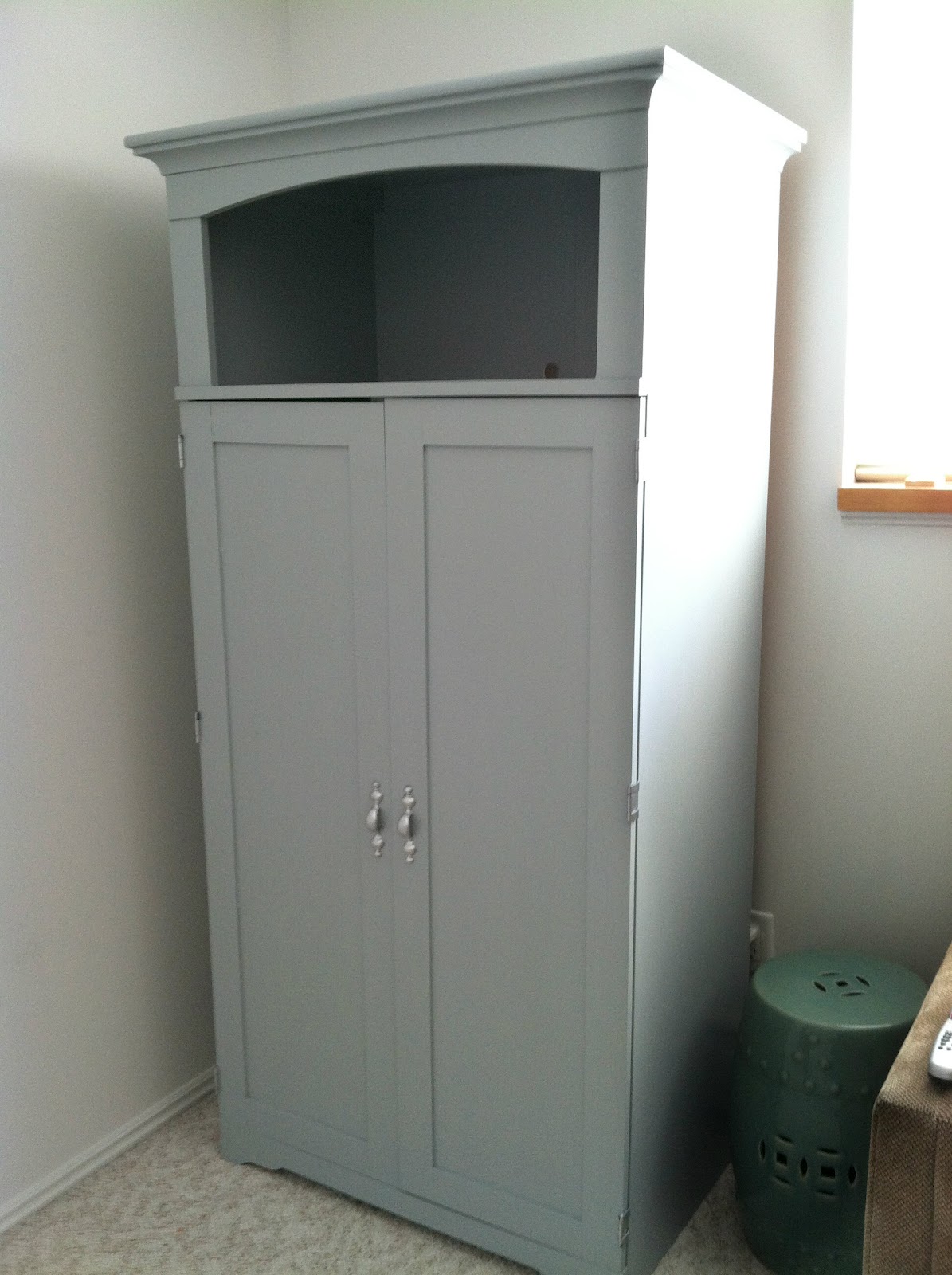 Delicious Spaces: DIY: Armoire Desk Makeover