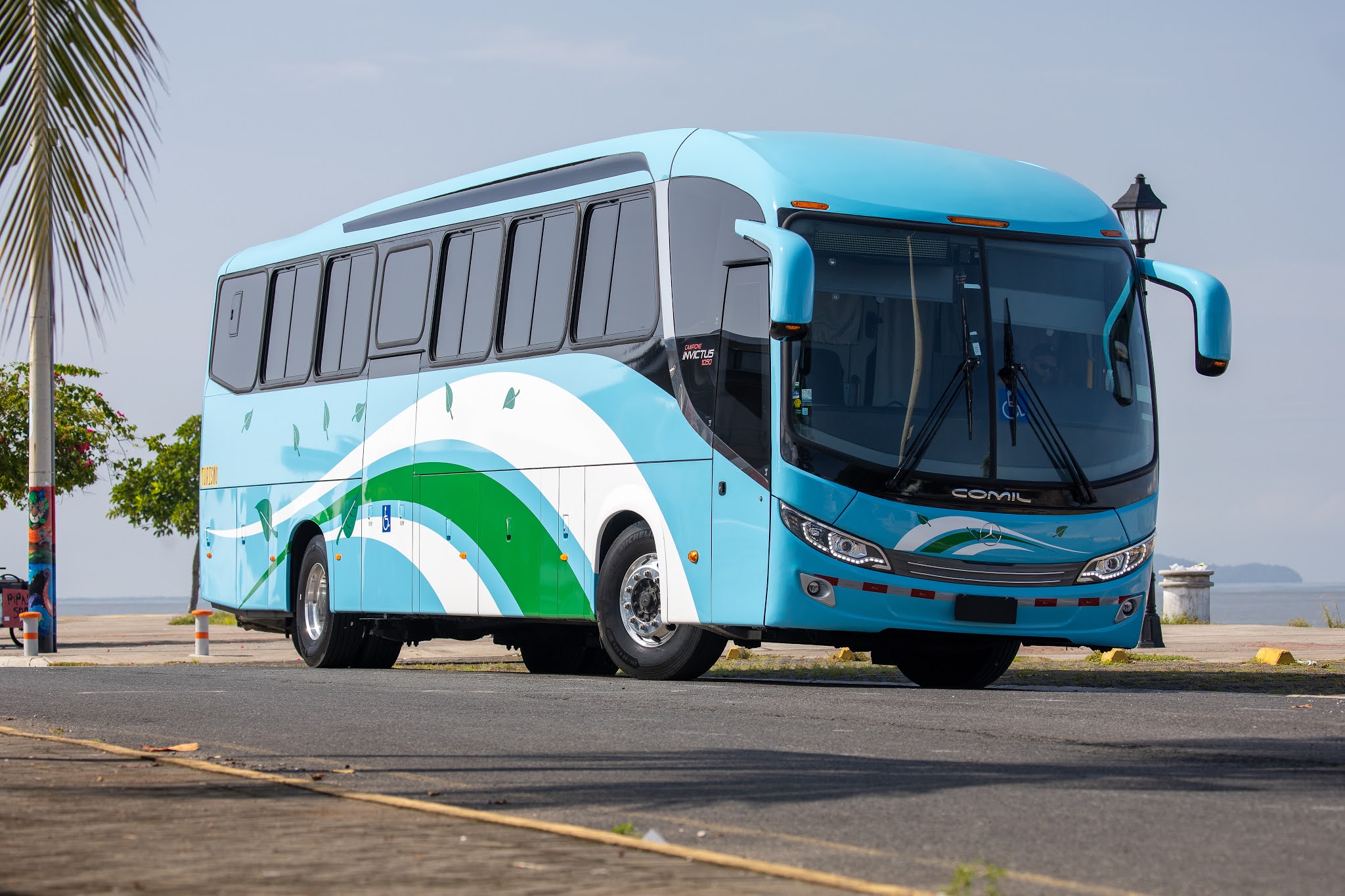 Mercedes Benz y Comil presentan bus de larga distancia para Costa Rica