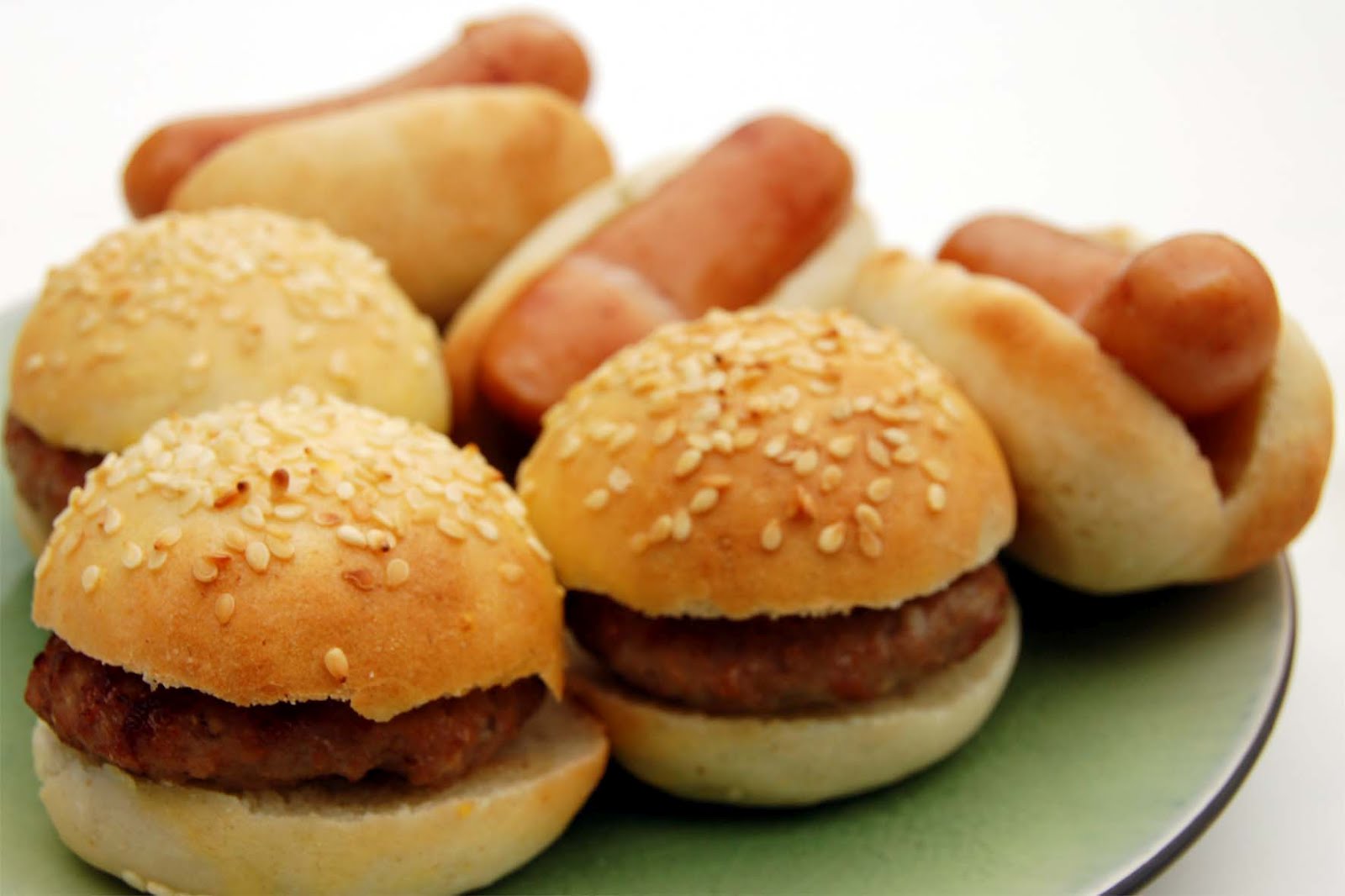 Mat för alla: Minihamburgare och Mini Korv med Bröd