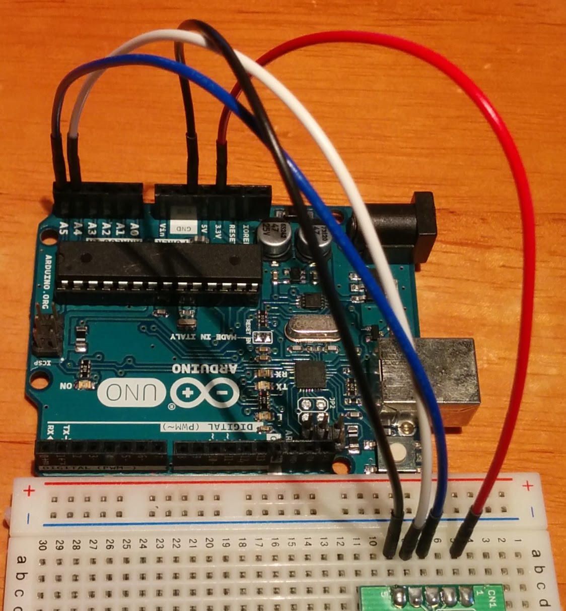 試行錯誤な日々: ST7032が載ったLCDをArduinoで動かしてみた