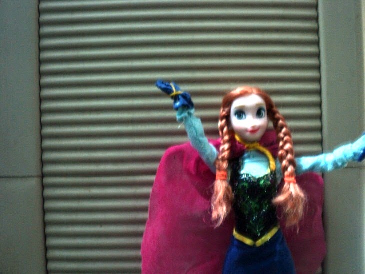 Knocked-off!: Bootleg Doll Review : Bootleg 12" Anna from Frozen Doll