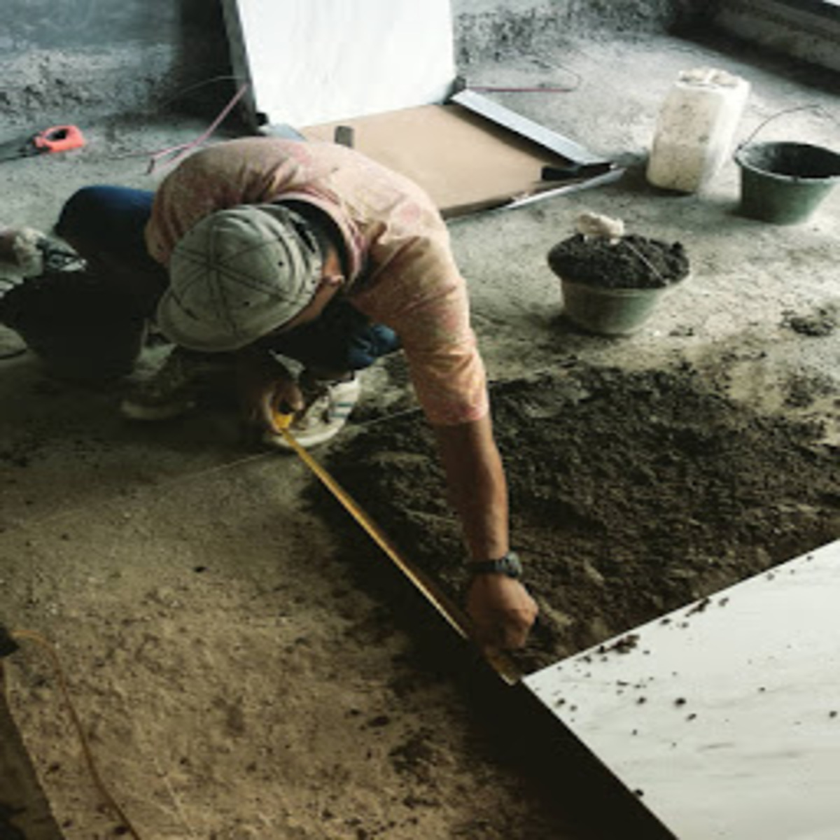 Begini Proses Dari Tahap Awal Memasang Keramik lantai Dengan Adukan ...