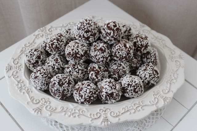 Sött & Blandat: Dadelbollar med kanel