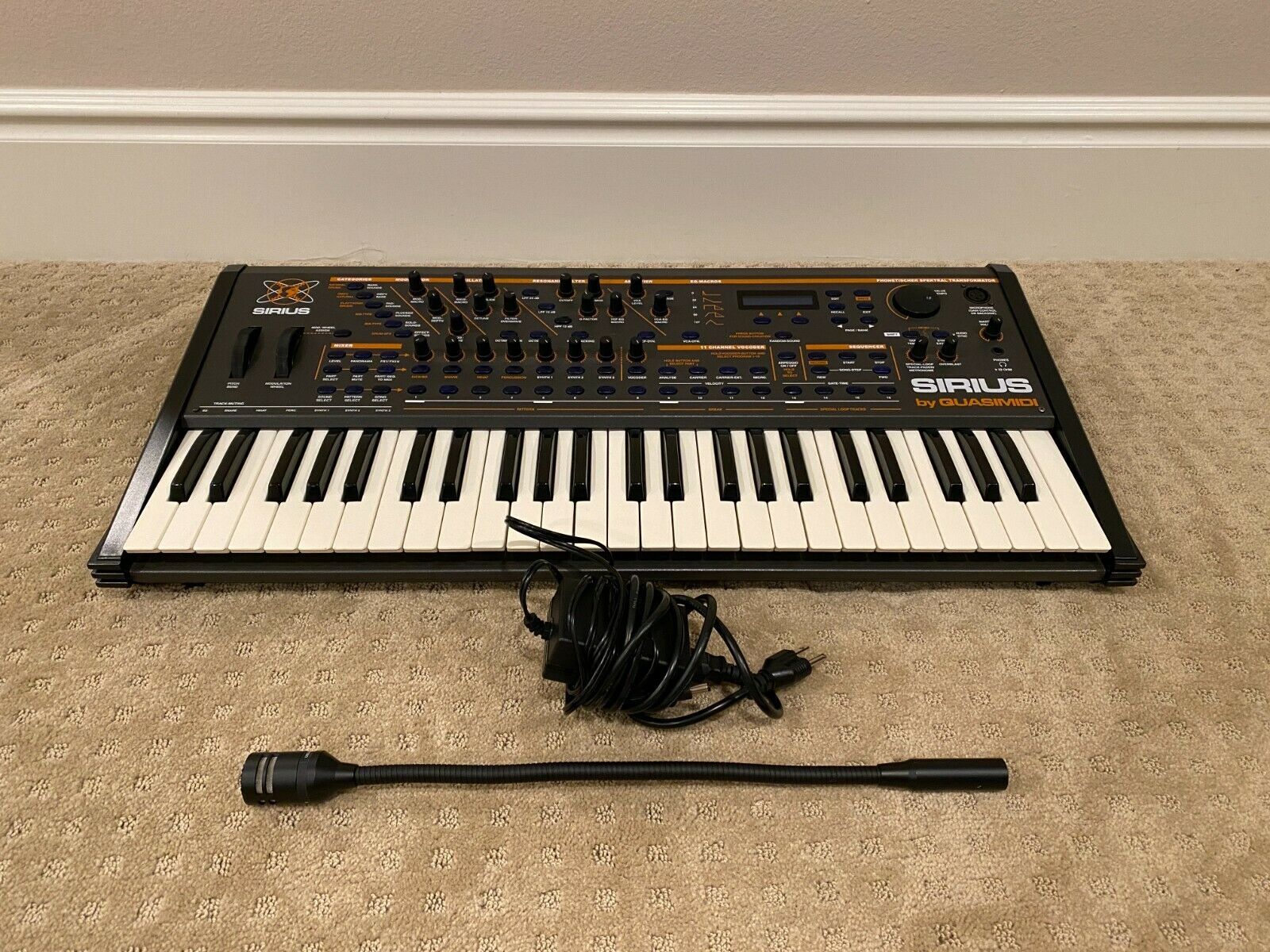 MATRIXSYNTH: Quasimidi Sirius Virtual Analog Synth w/ Mic