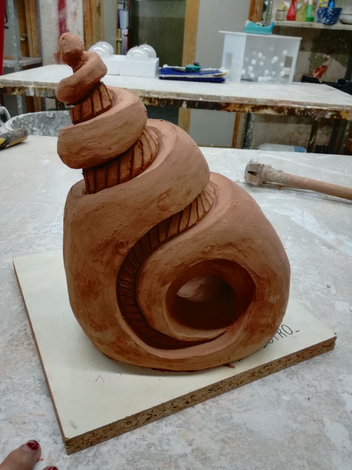 Sara Hernández Moya: Figura de barro individual Técnicas Escultóricas II