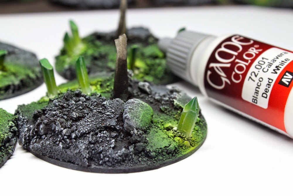 Paint-Forge: How to: Necron bases with crystals