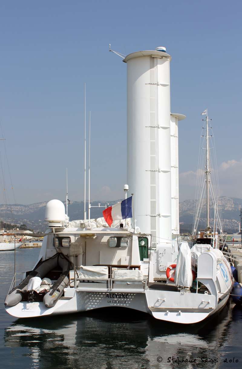 El Alcyone, un barco propulsado por turbovelas