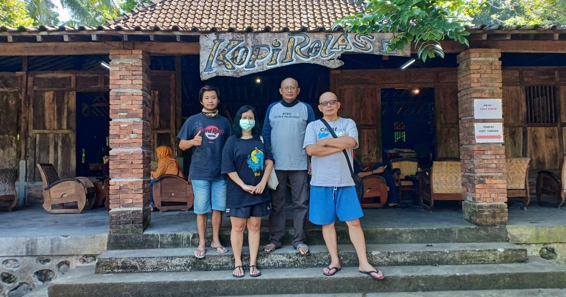 BOGA TOUR: Warung KOPI ROLAS