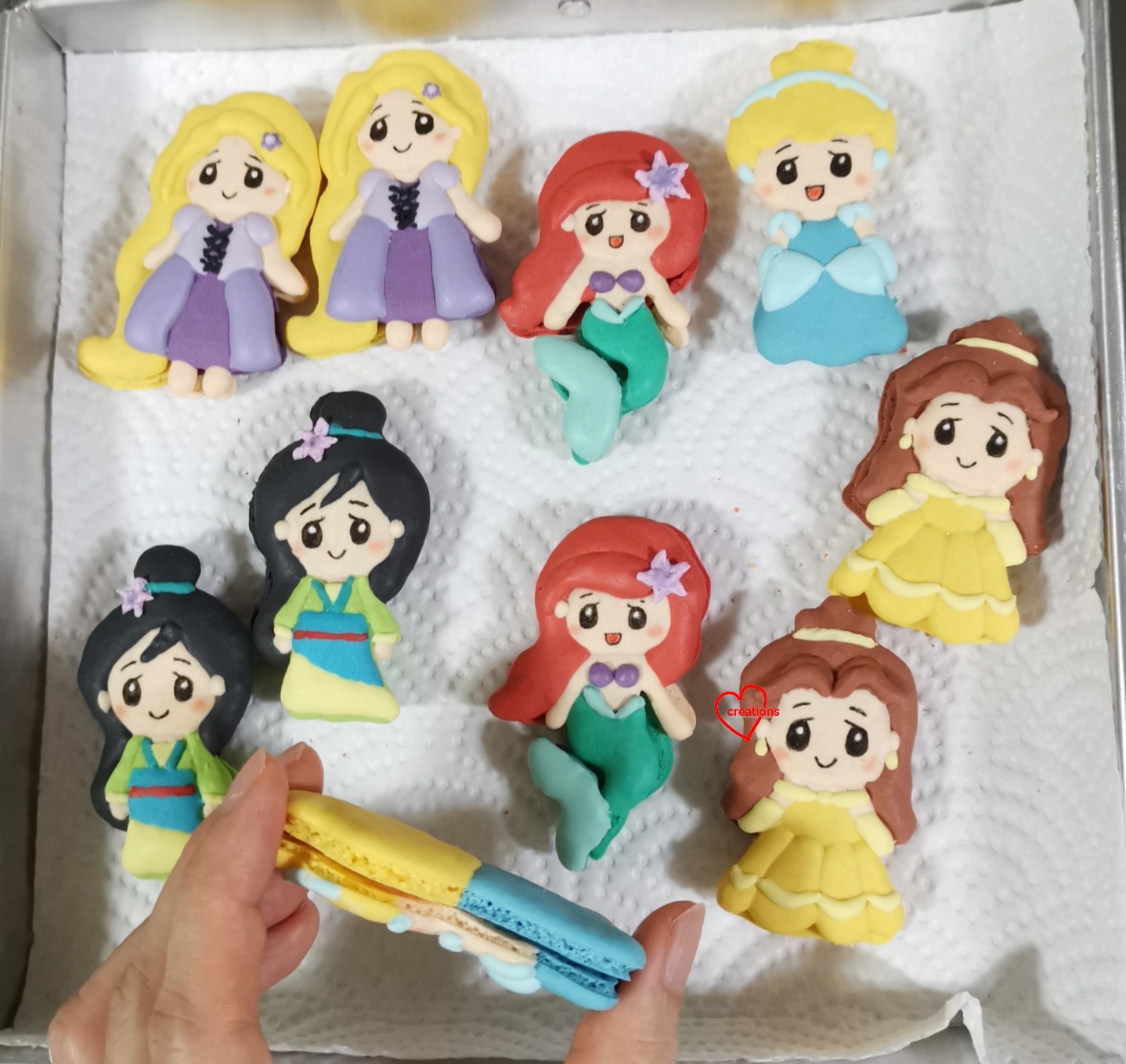 Loving Creations for You: Disney Princess Strawberry Macaron Carousel