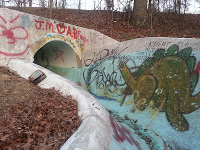 Eerie Indiana: The abandoned Zoom Floom Waterpark - Bloomington, Indiana