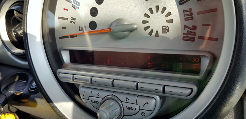 Wuschik's Private Blog: Mini Cooper R56 - Radio Anzeige dunkel Zeichen ...