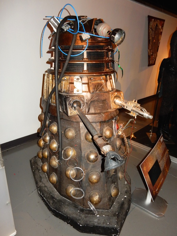 Hollywood Movie Costumes and Props: Defective Dalek from Doctor Who's ...