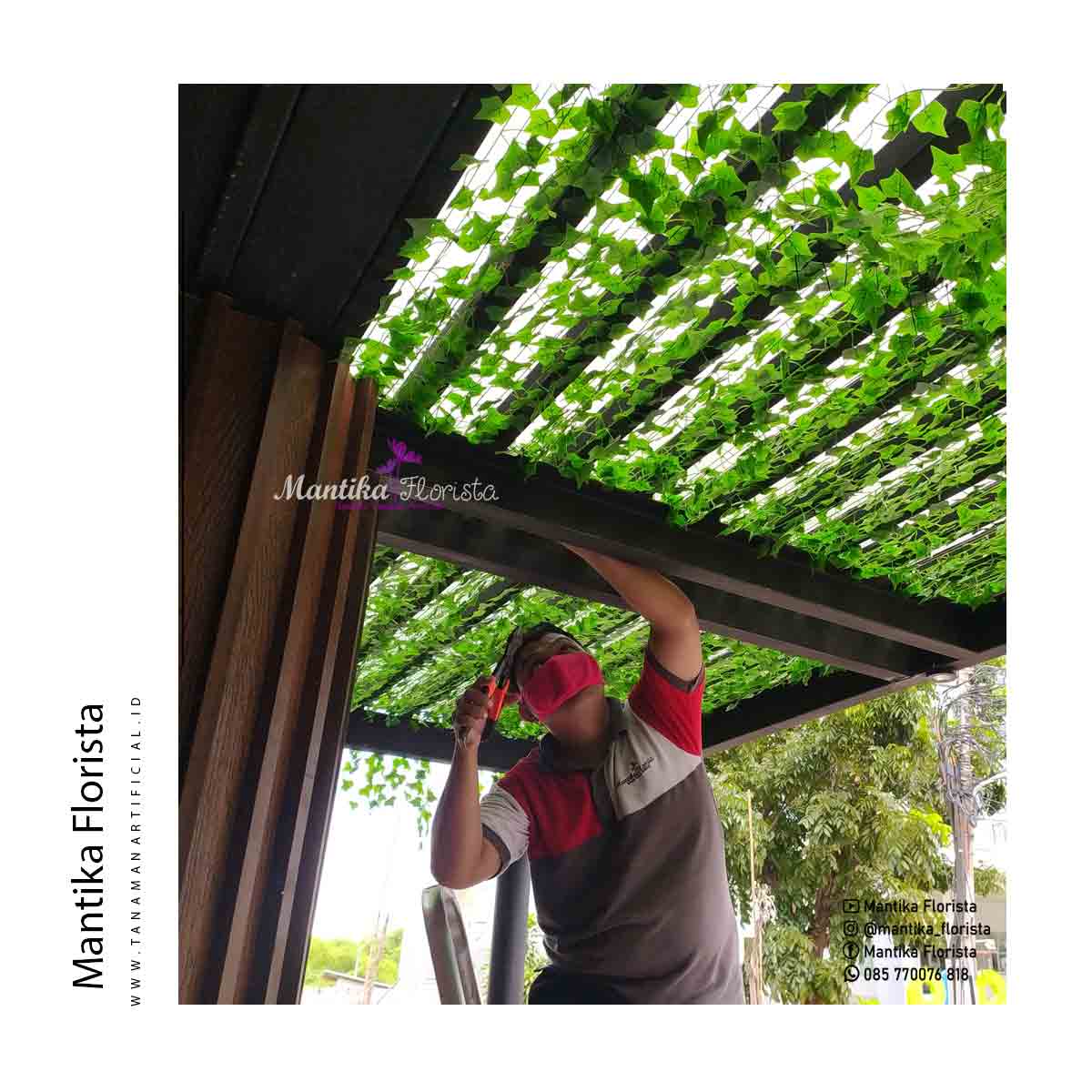 Tanaman Rambat Artificial di Cafe Table Talk