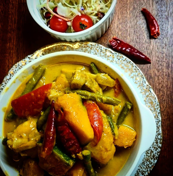 LUWEEH KITCHEN : Kalabasa Curry Recipe