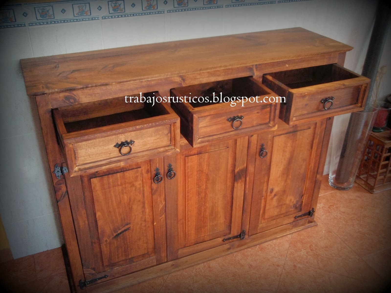 Trabajos Rústicos: Aparador Rústico
