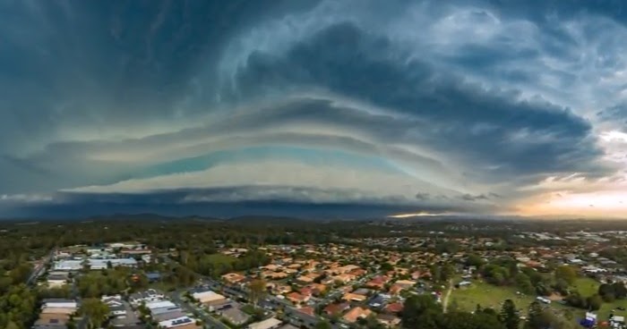 The Big Wobble : A rare gustnado filmed sweeping across Queensland ...