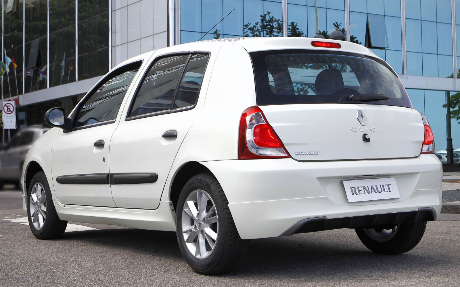 Renault Clio 2013 - preços, fotos e especificações