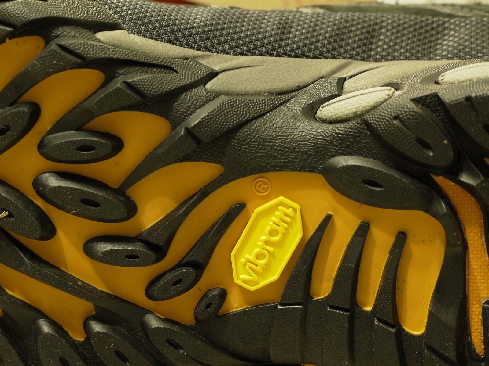 平凡生活探險者: [生活開箱分享] Merrell 防水透氣健行鞋 REFUGE PRO VENTILATOR GORE-TEX 開箱！