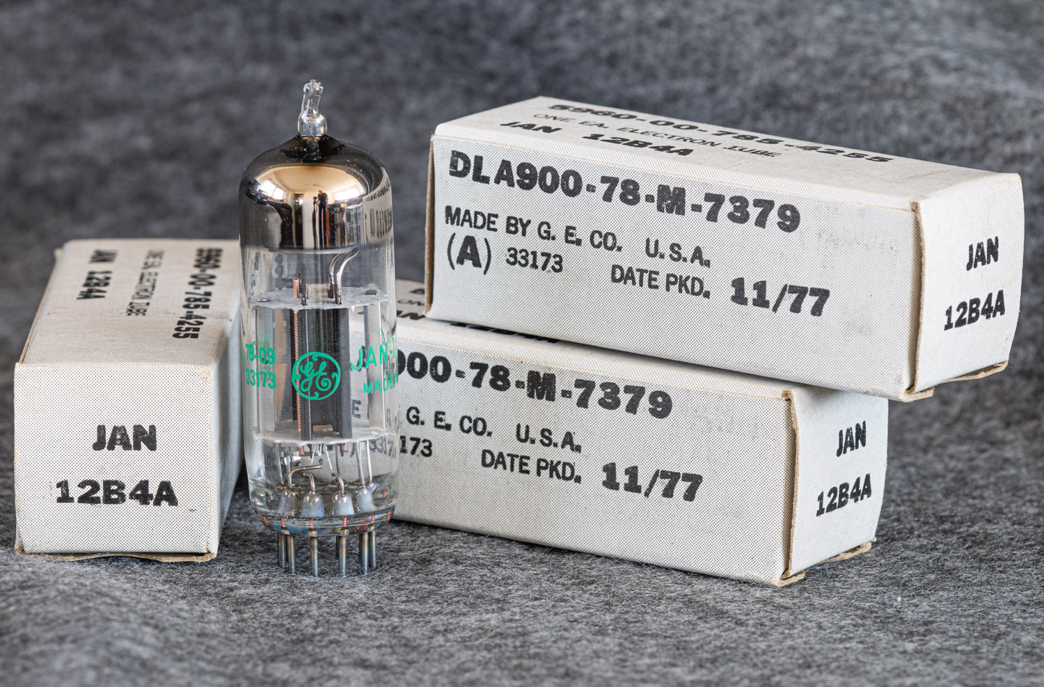 VinylSavor: Tube of the Month : The 12B4A