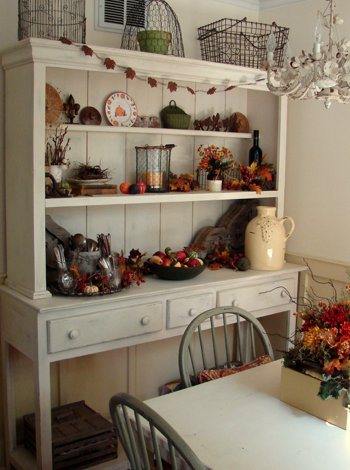 Custom Comforts: Fall Decorating