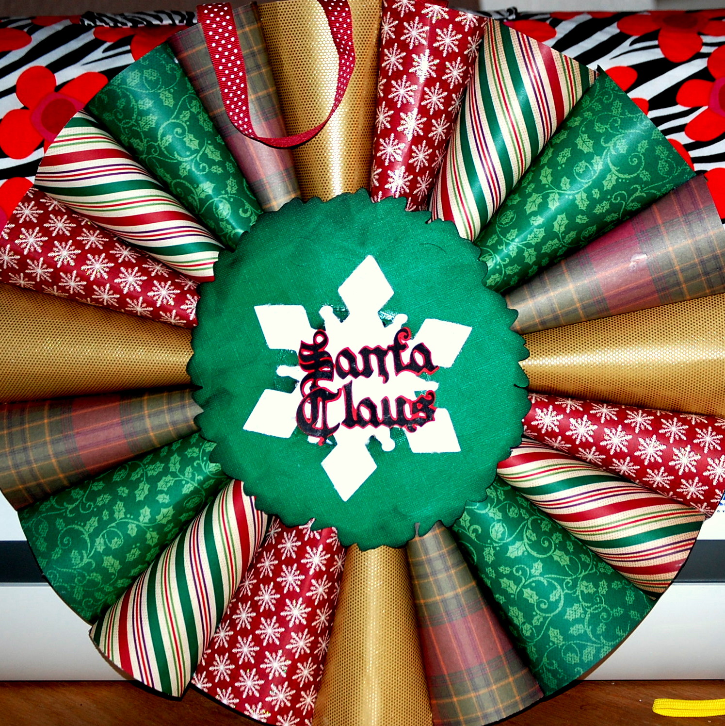 she-s-a-sassy-lady-holiday-paper-wreath