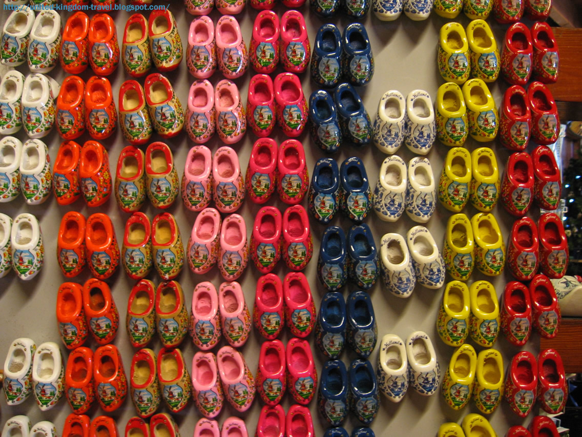 Cheese and Clog factory in Amsterdam - The Globe Trotter